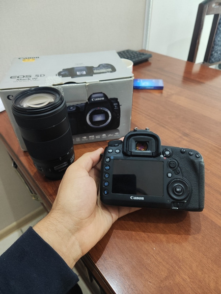 Canon Mark4 va obektiv sotiladi