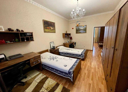 Продается дом в Мирзо Улугбекском Районе (Чайхана Салом)