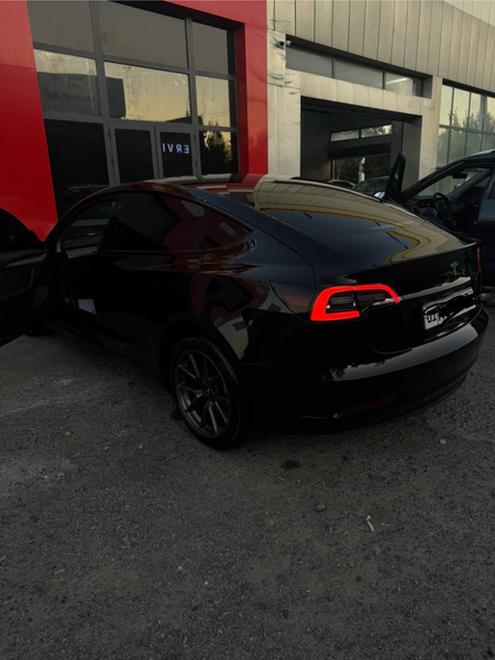 Tesla Model 3 - toza!! SROCHNO SOTILADI