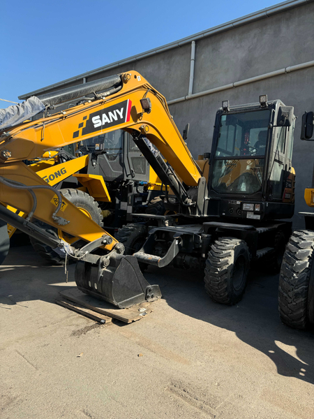 Mini ekskavator SANY SY65W, 0.21 m³