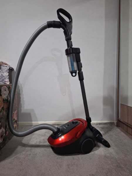 Продается пылесос Samsung 2000W
