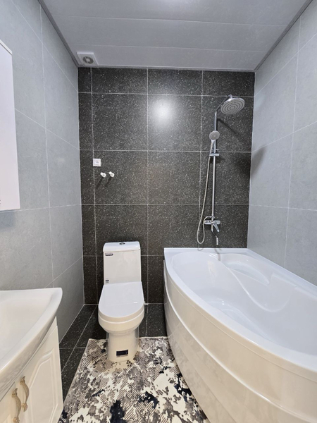 Продается 3 ком. Квартира еа 2 этаже площадью 70 кв.м. В Геофизике