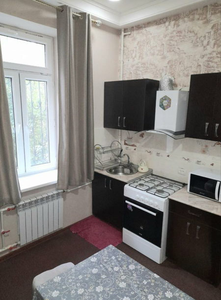 Sh.Rustavelli kirpich, 1/3/4 balkon 1,2×3  pl.28kv.m