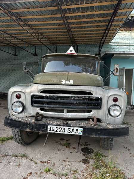 Продаётся Зил Самосвал