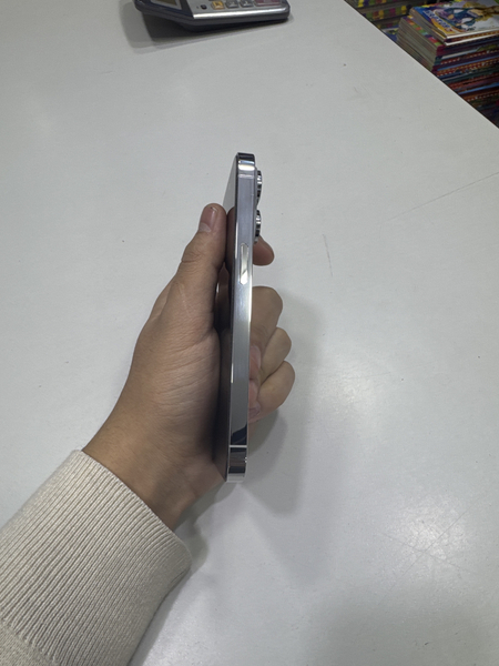 IPHONE 14 pro yaxw sastoyaniyada