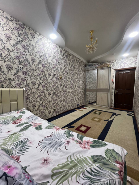 Мирзо улугбек р-н феруза массив квартира сотилади