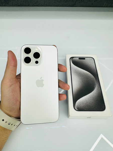 iPhone 15 Pro Max 256 gb white