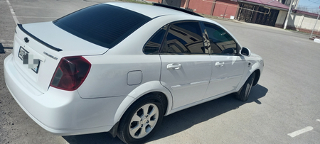 Продам свой автомобиль Lasetti 1.8