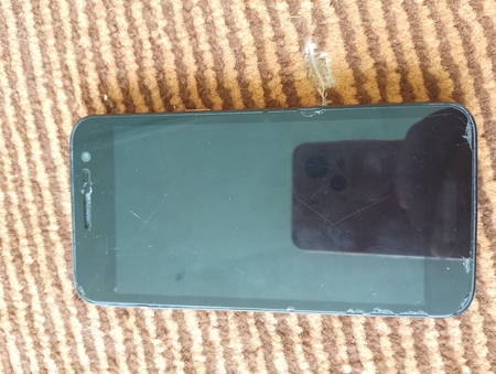 Samsung J2core sotiladi