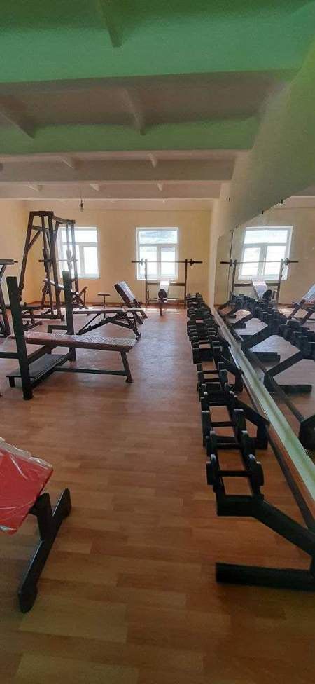 Fitnes zal anjomlari sotiladi