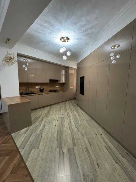 Срочно сдается 3/3/8 квартира 102 м² ЖК \\\