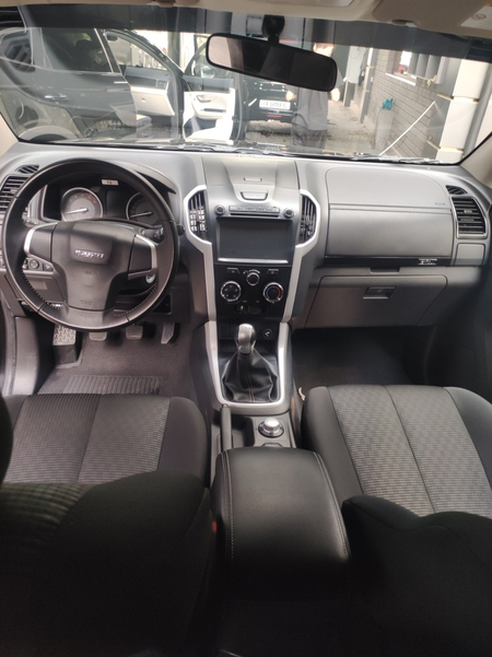 Пикап ISUZI  D-MAX автомат 2023