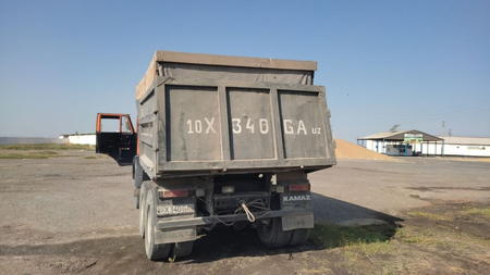Kamaz 1987yil , kelishiladi narxidan oʻtib beriladi naxdga.