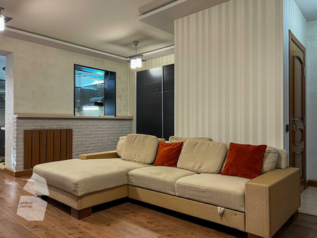 (Добрый) Новомосковская, 72 м², 3/1/4, Парковочное место, Безупречная