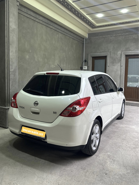 Nissan Tiida sotiladi
