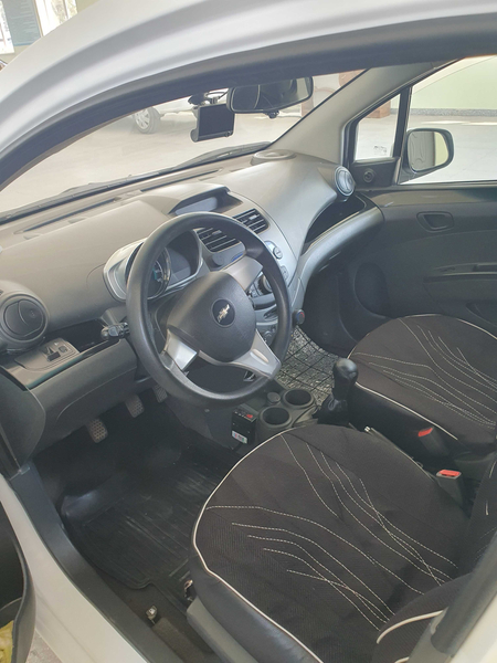 Chevrolet spark sotiladi
