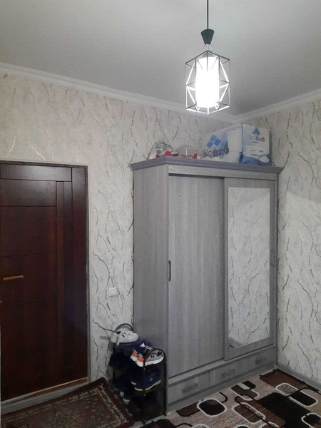 3-xonali kvartira 2-etaj jixozlaribilan sotiladi 48900dollar