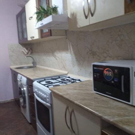 20 кв Чилонзор,  3xonali kvartera ijaraga beriladi 
(Ориен