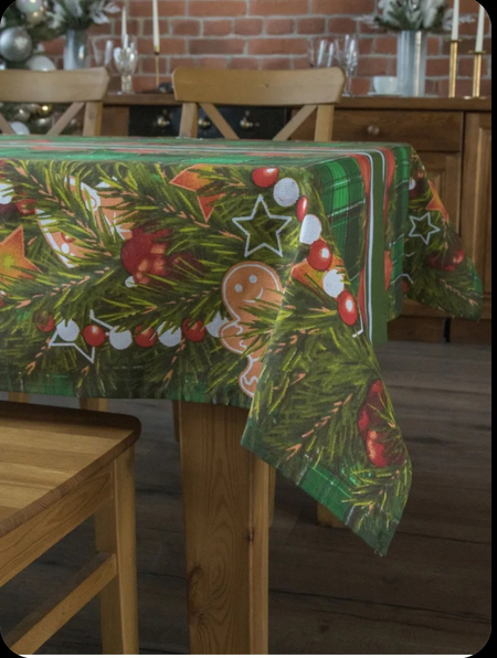 Продам новогоднюю скатерть.Размер 145×220 см