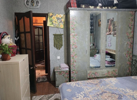 Ахмад Югнаки продаётся квартира 2/2/4

Район Мирзо Улугбекский 
Количе