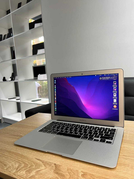 Продам MacBook Air 13inch 2017 Core i5