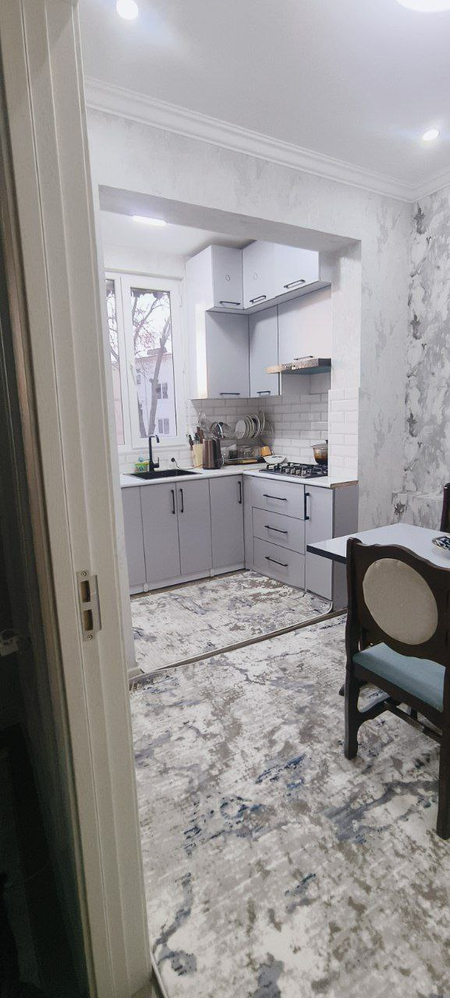 .Продам 3комнатную 1,5х6 балкон 70м2 евроремонт раздельный с мебелью