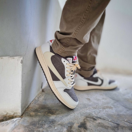 Nike Air Jordan 1 Low OG Travis Scott x Reverse Mocha