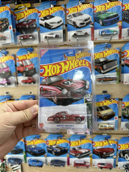 Продам игрушки Hot wheels