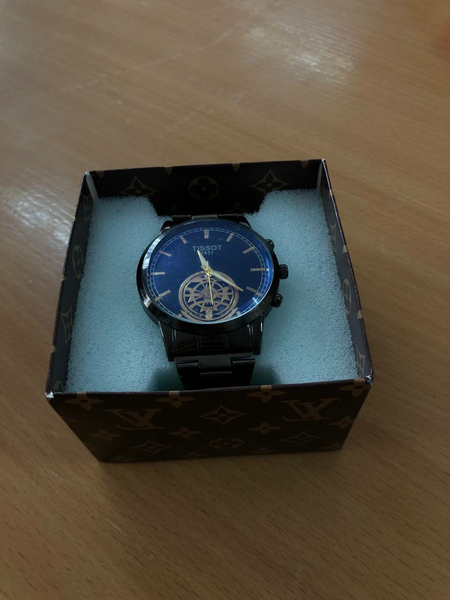 Louise Vuitton soğoti. Srochno sotiladi