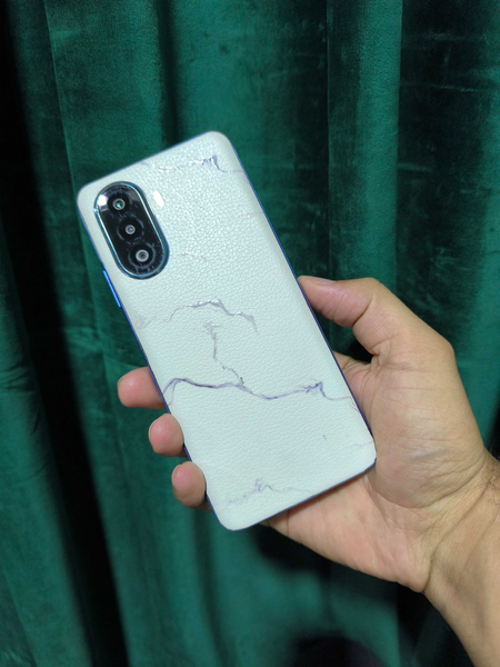 HUAWEI nova Y70 4 ГБ RAM + 64 ГБ ROM.Holati yaxshi.В хорошем состоянии
