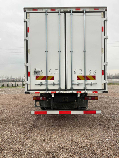 Shacman L3000 автофургон 9 метр