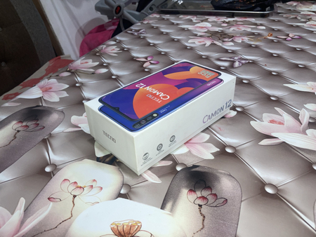 Tecno Camon 12 с каробкой есть документ хорошо работает я продаю телеф