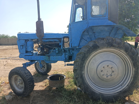 T 28 traktor tilichkasi bilan birga sotiladi