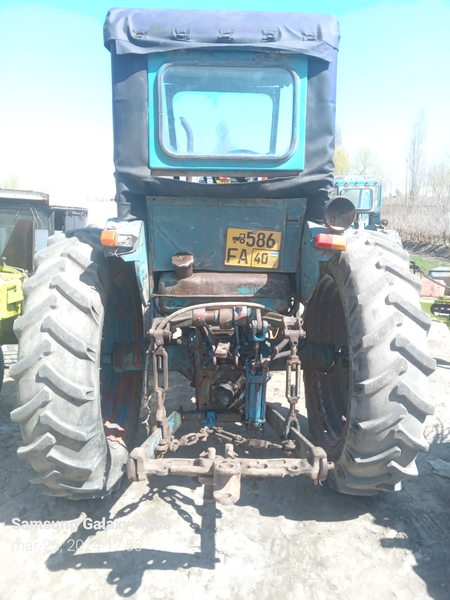 Traktor T28 sotiladi