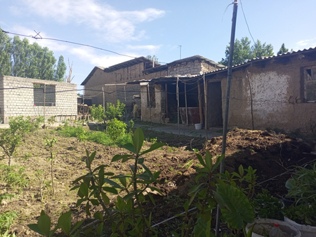 Продам участок в районе байткурган 4 сотих. Отличная локация.