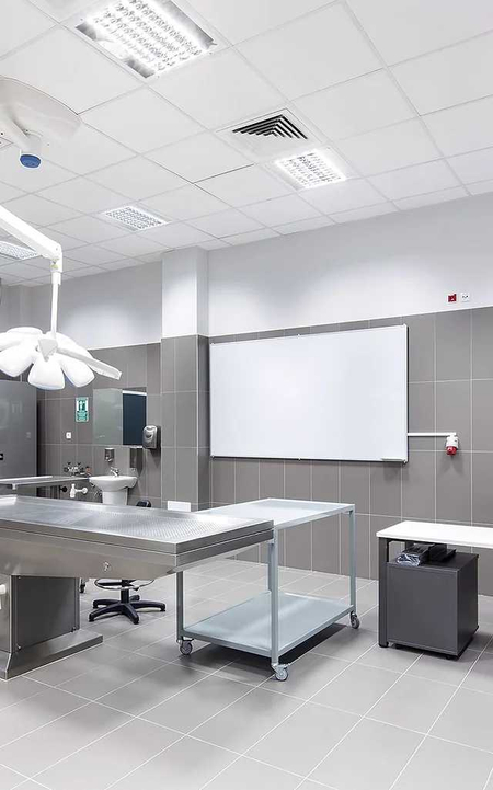 AMF BIOGUARD медицинский подвесной потолок типа ARMSTRONG