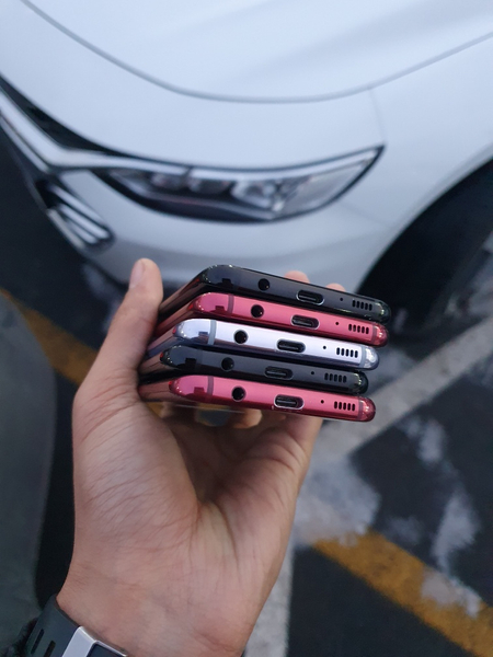 Samsung Galaxy S8 DUOS. OzU 4 GB. Joyi 64 GB. IME tayyor ishliydi