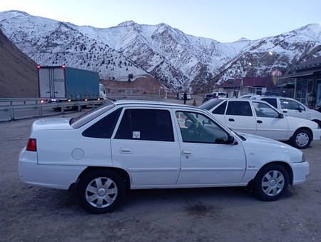 Nexia 2 2009 yil 500.000 yurgan. Tayor banki bor
