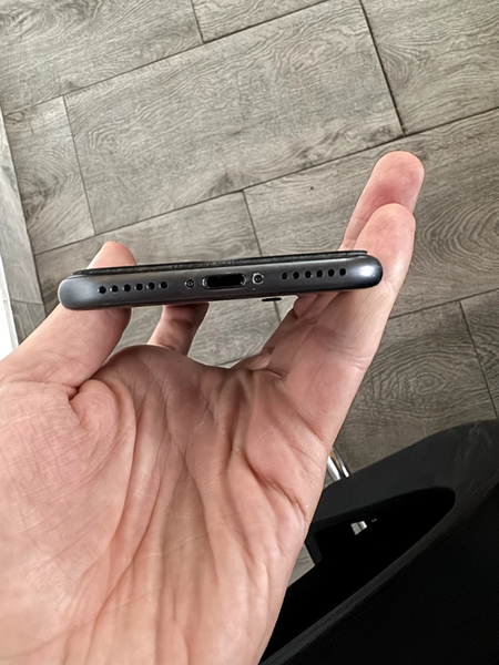 iPhone 8 64 GB srochna
