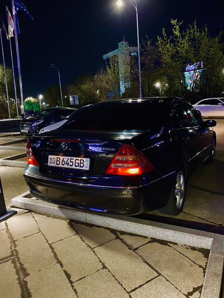 Mercedes-Benz W203 (C240)
