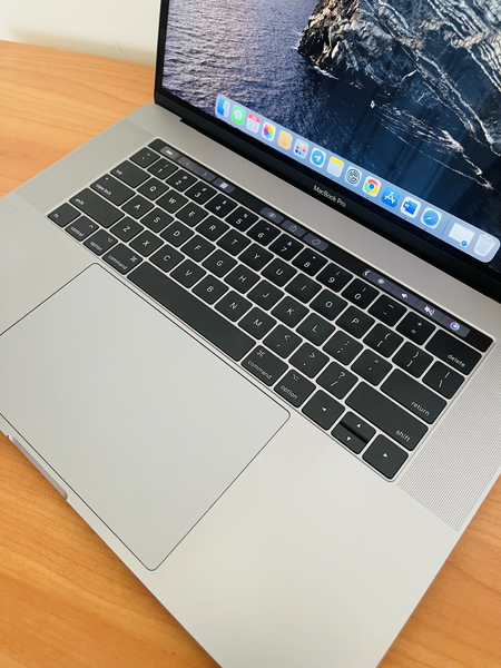 Macbook Pro 2017 15inch, 512gb SSD, Core I7