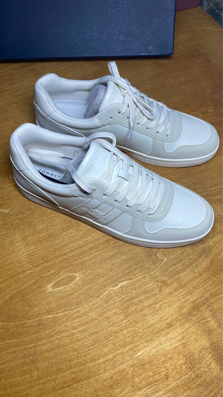 Tommy hilfiger оригинал 44р