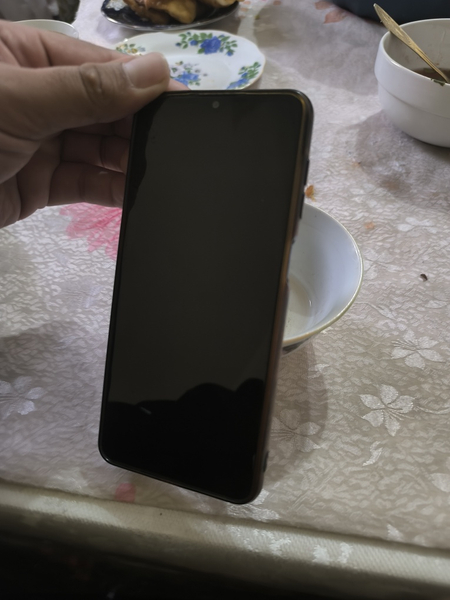 Samsung a 12 sotiladi