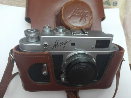 Продаётся фотоаппарат Мир. И медали СССР.