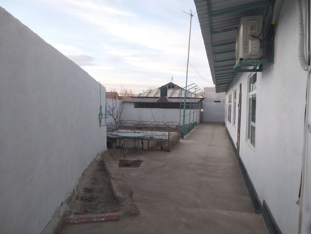 Yangi Zarafshon 1kv 20.a hovli sotiladi