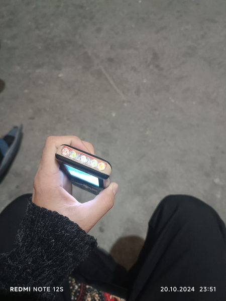 Madeli noaniq knopka telefon
