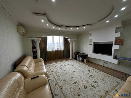 Срочно! Продается 3/5/9 квартира в М.Улугбекском р-не  (J 924)