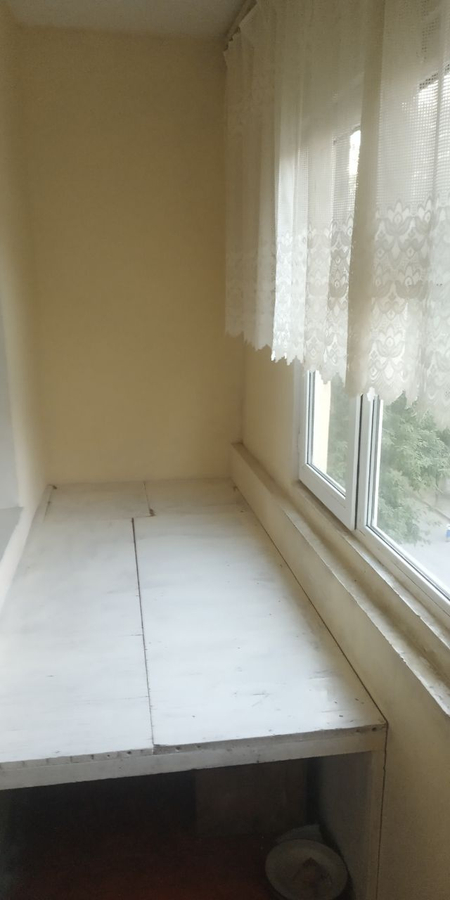 Yunusobod 2kvartal galereyka 1xona 4etajli dom 3etaj