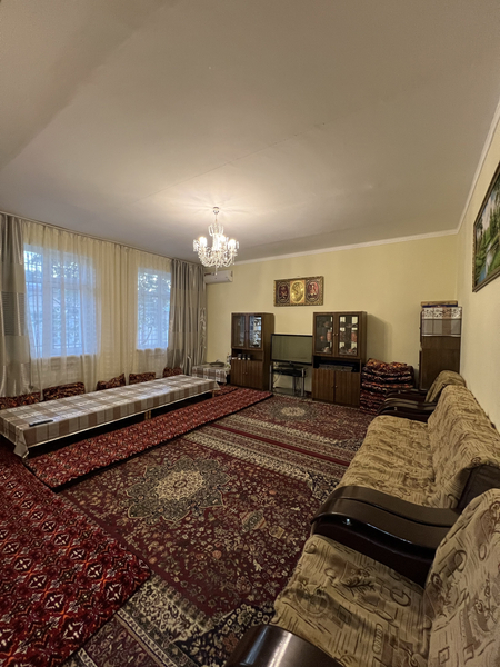 Dacha oq toshda oilaviga