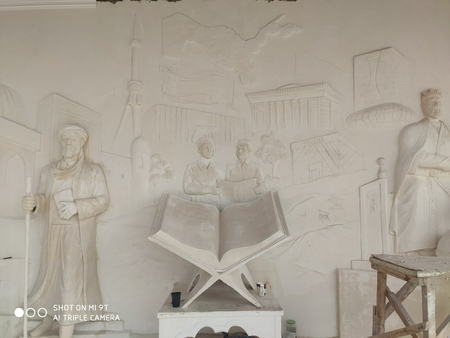 Rassom, Barelyef, Художник